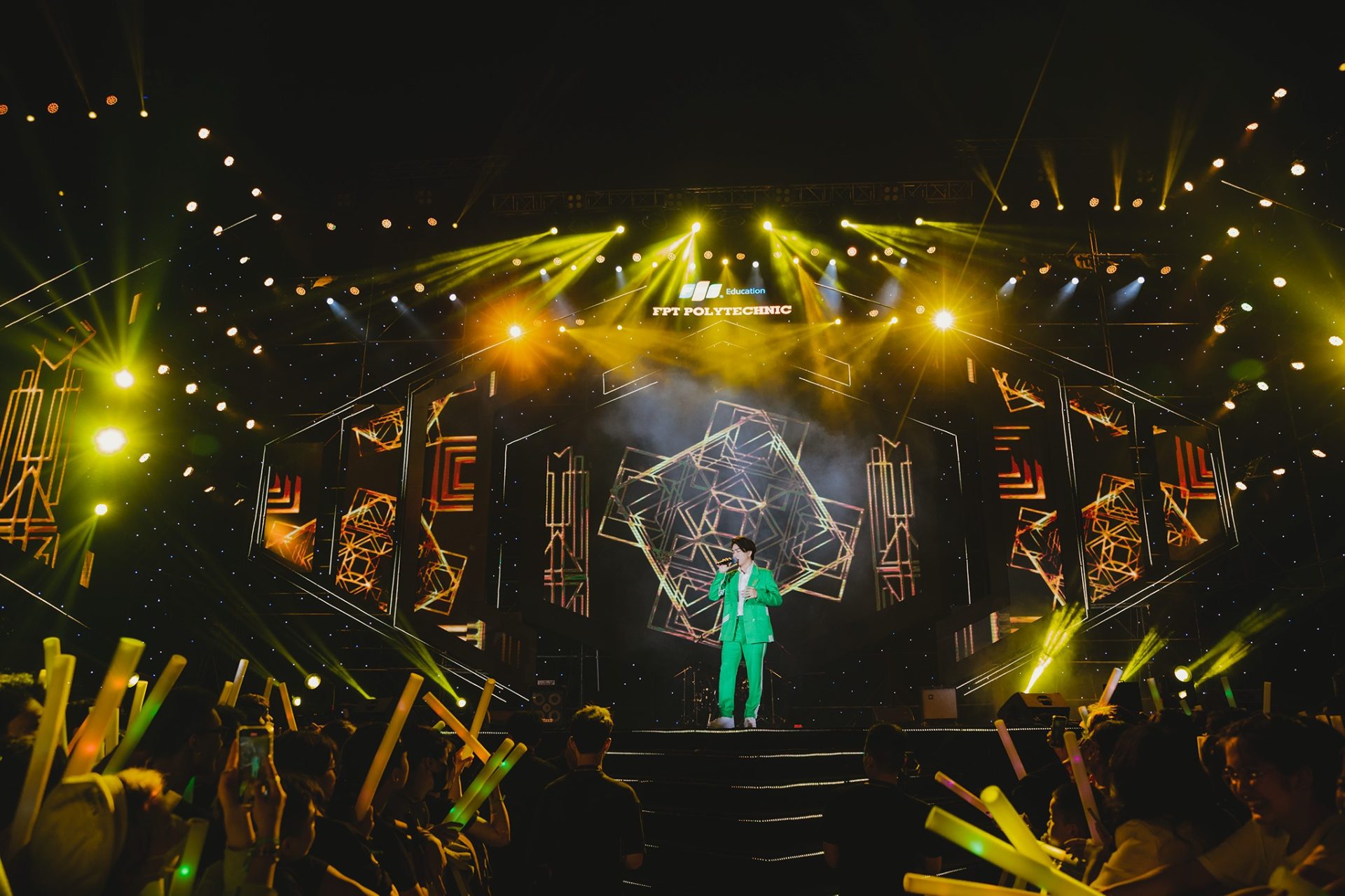 DÀN THẦN TƯỢNG ĐÌNH ĐÁM "ĐỔ BỘ" HAPPY BEE 11 TẠI HÀ NỘI